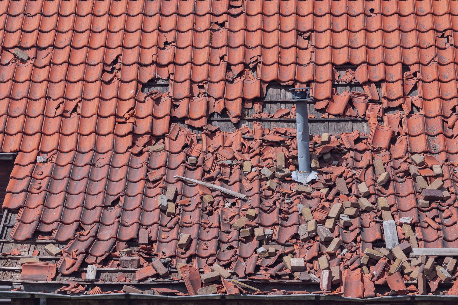 Common Issues With Spanish Roof Tiles and 3 Safe Alternatives ...